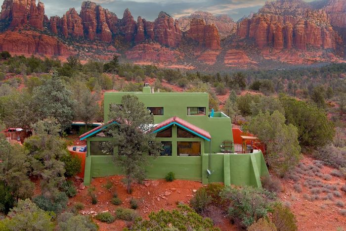 Comedian Aparna Nancherla’s Week in Zillow Saves