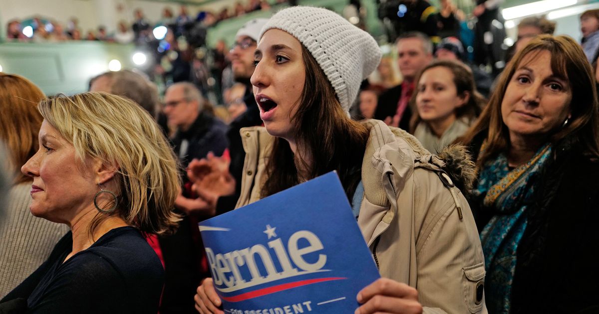 Why Hillary Clinton Can’t Seem to Win Over Young Women