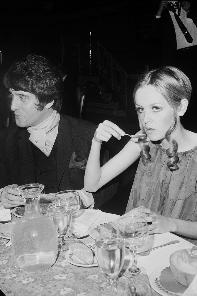 22 Celebrities Stuffing Their Faces With Food