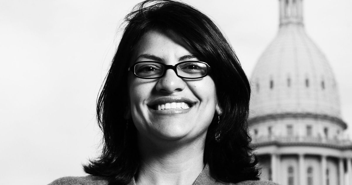 Rashida Tlaib Wears Palestinian Thobe to Swearing-In