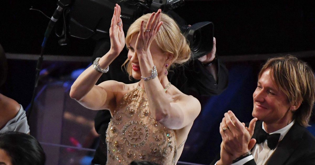 Nicole Kidman Explains Her Bizarre Oscars Clapping