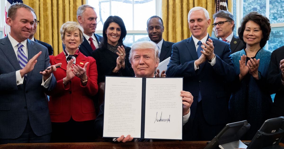 Trump Writing Fake Orders, Doesn’t Know How to Be President