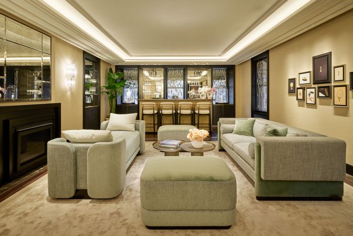 Van Cleef & Arpels New Madison Ave Boutique