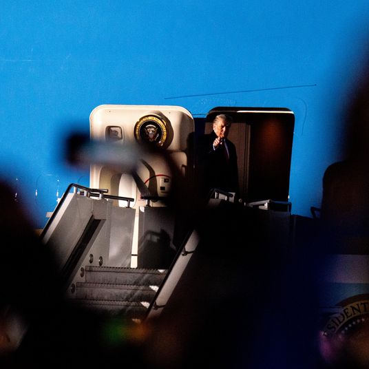 10 Intimate Photographs of World War II Soldiers in the Buff