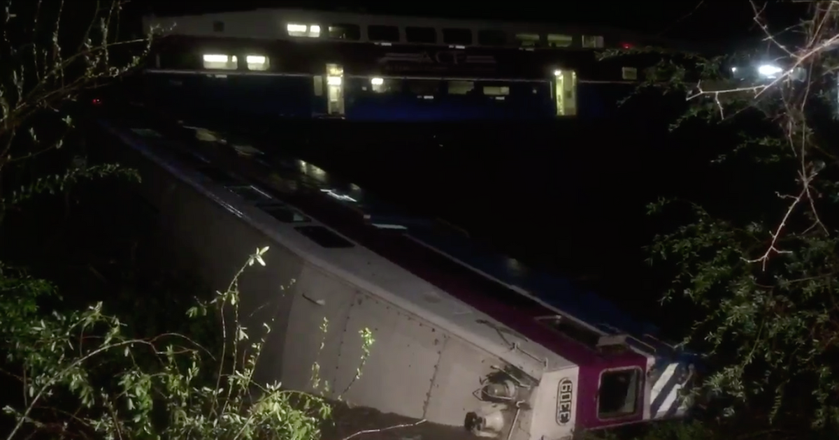 Commuter Train Derails in California, Injuring 14 People
