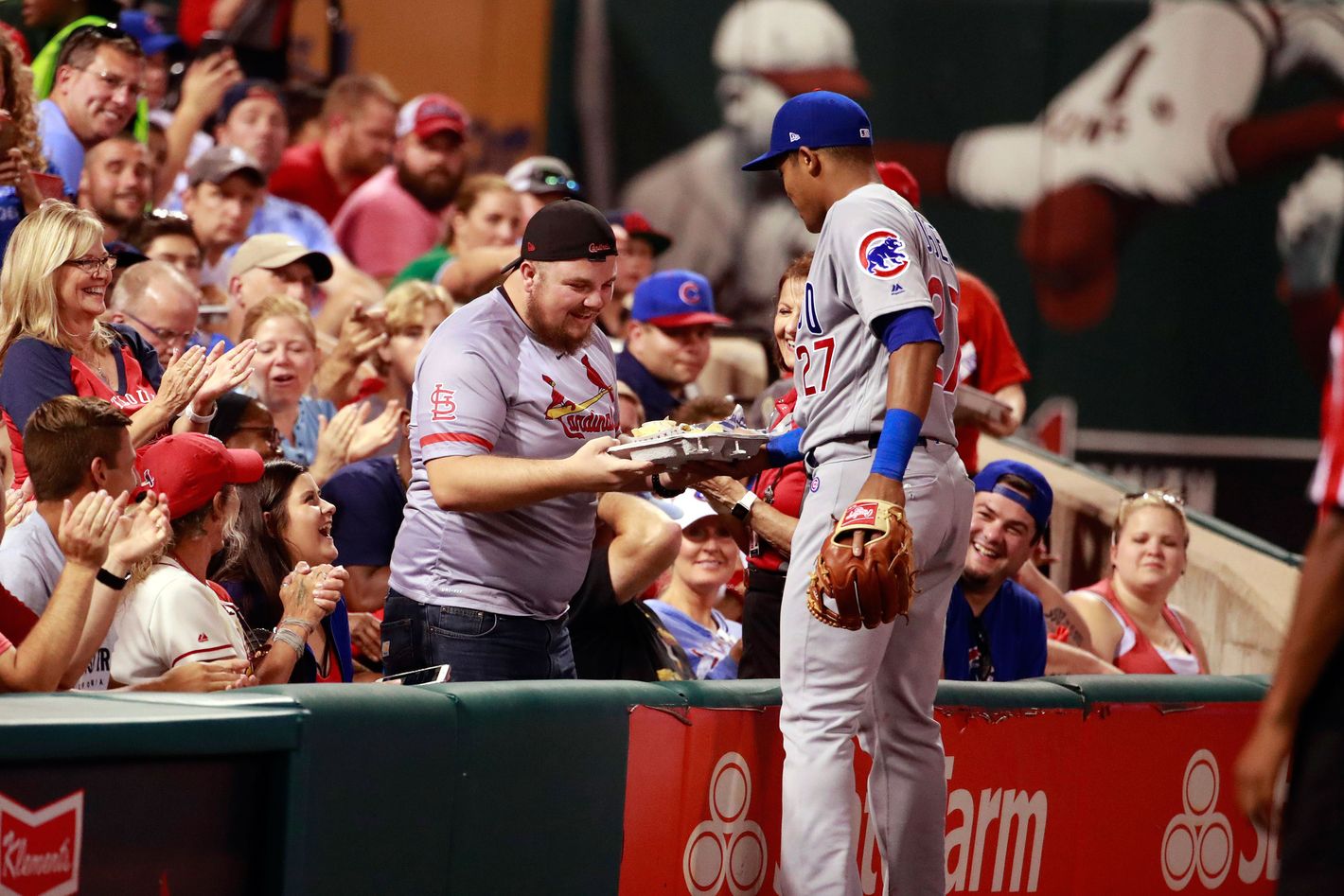 Baseball Player Gives Fan Nachos After Spilling First Order
