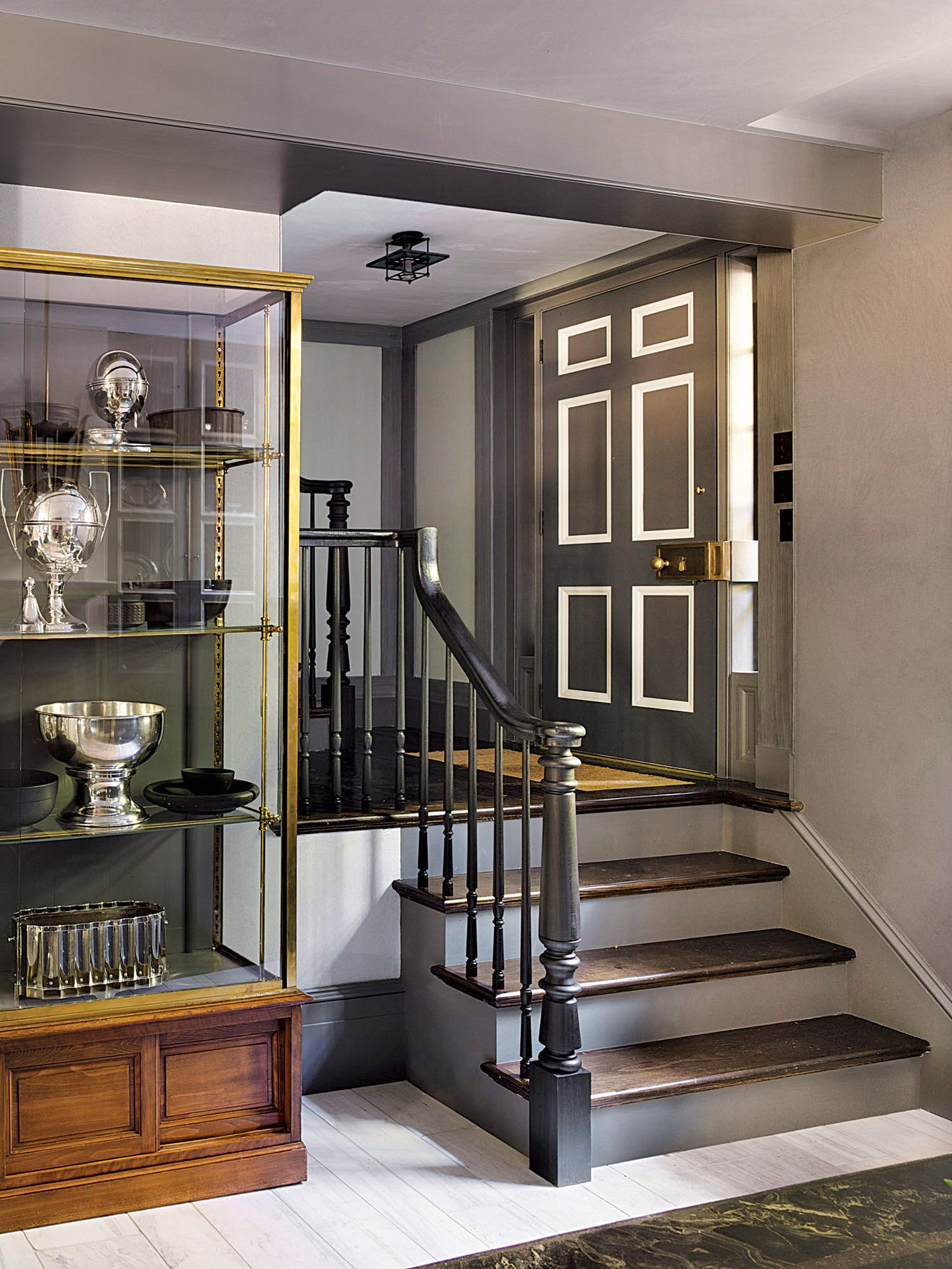 A Half-Subterranean Kitchen That Leaves Nobody Feeling Low