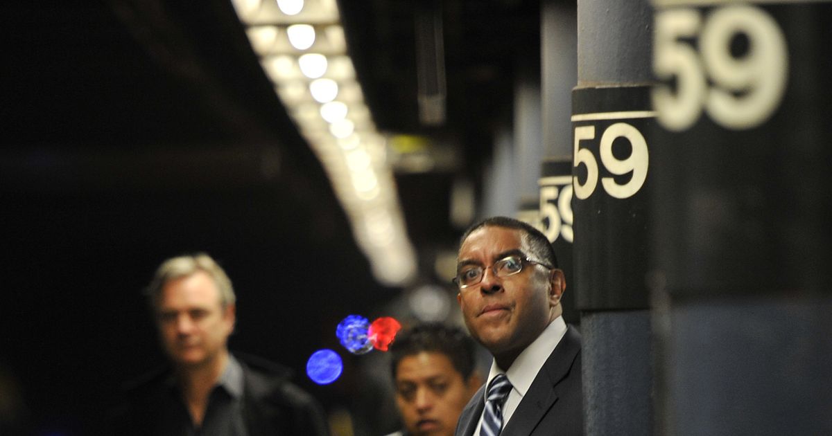 MTA Mulls Forcing People to Stop Standing on the Platform Edge