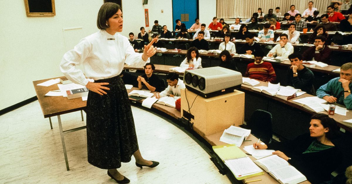 Elizabeth Warren Is the Most Professorial Candidate Ever