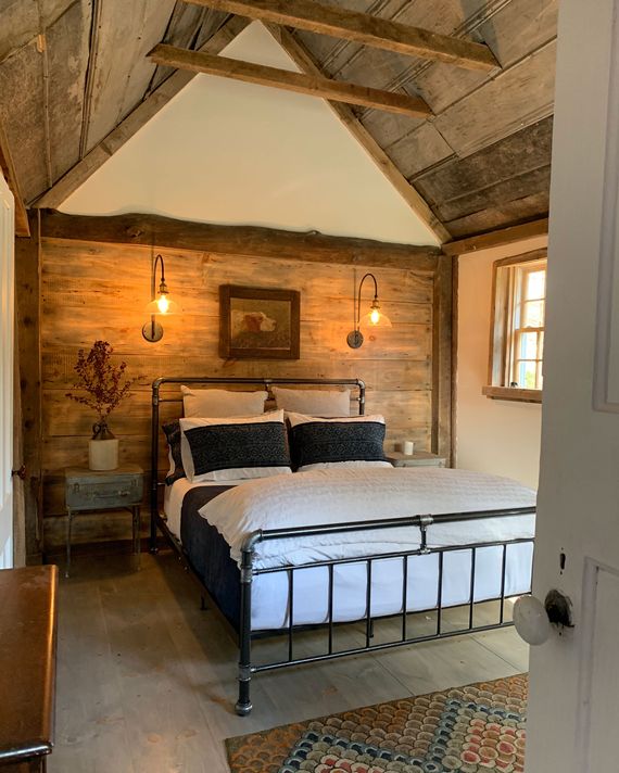 Tour Designer Amny Leuthold’s Carriage House in Woodstock