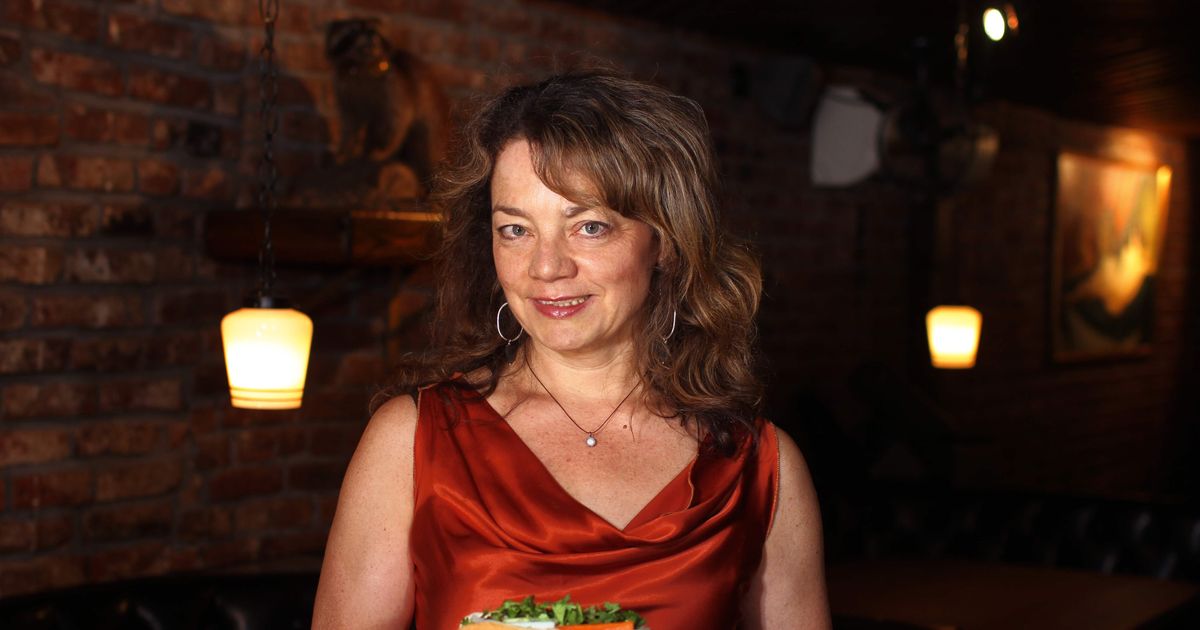 Food & Wine’s Kate Krader Eats Fake Cronuts With Questlove