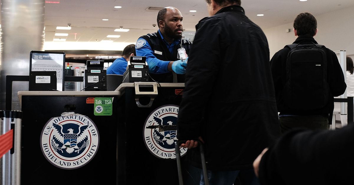 Hundreds of TSA Agents Have Stopped Showing Up For Work