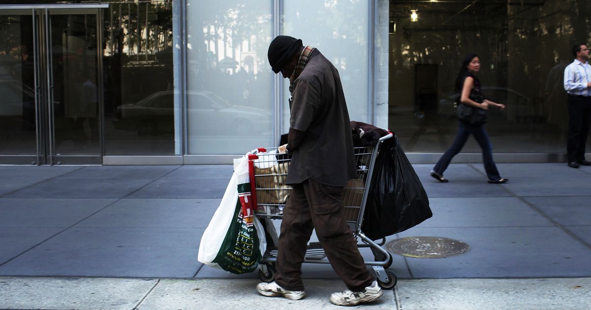 Tech Entrepreneur Offers Coding Lessons to Homeless Guy, Solves Poverty