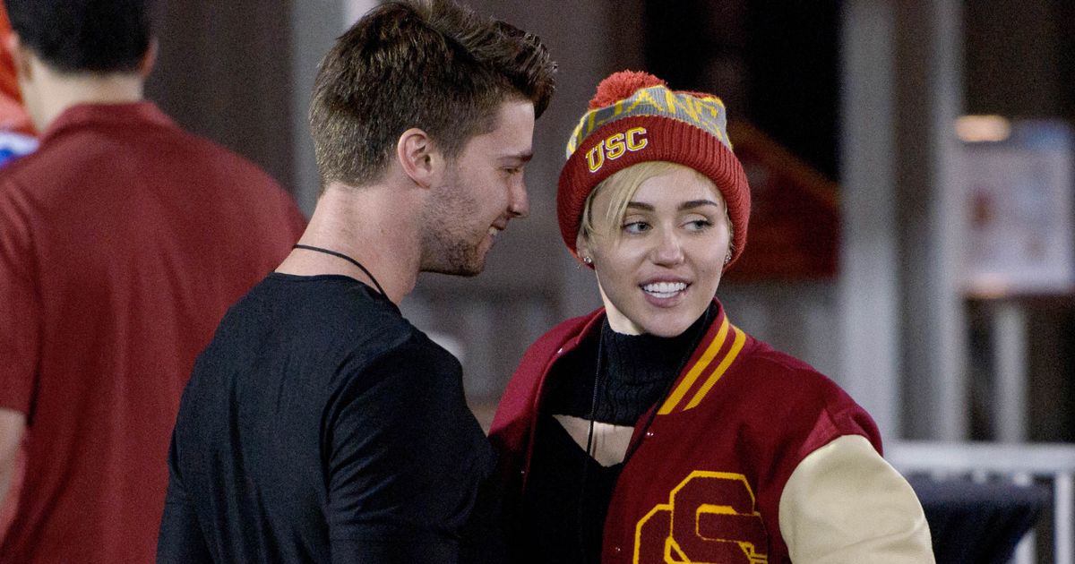 Miley Spent Christmas With the Schwarzeneggers Dressed Like a Bonkers ...