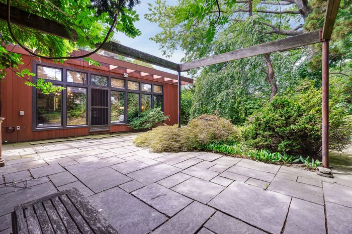 Frank Lloyd Wright–Inspired House in Jamaica Estates Queens