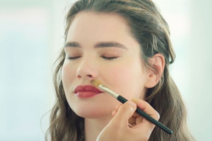 How to Apply Lipstick Like A Pro - Step-by-Step Video & Tips
