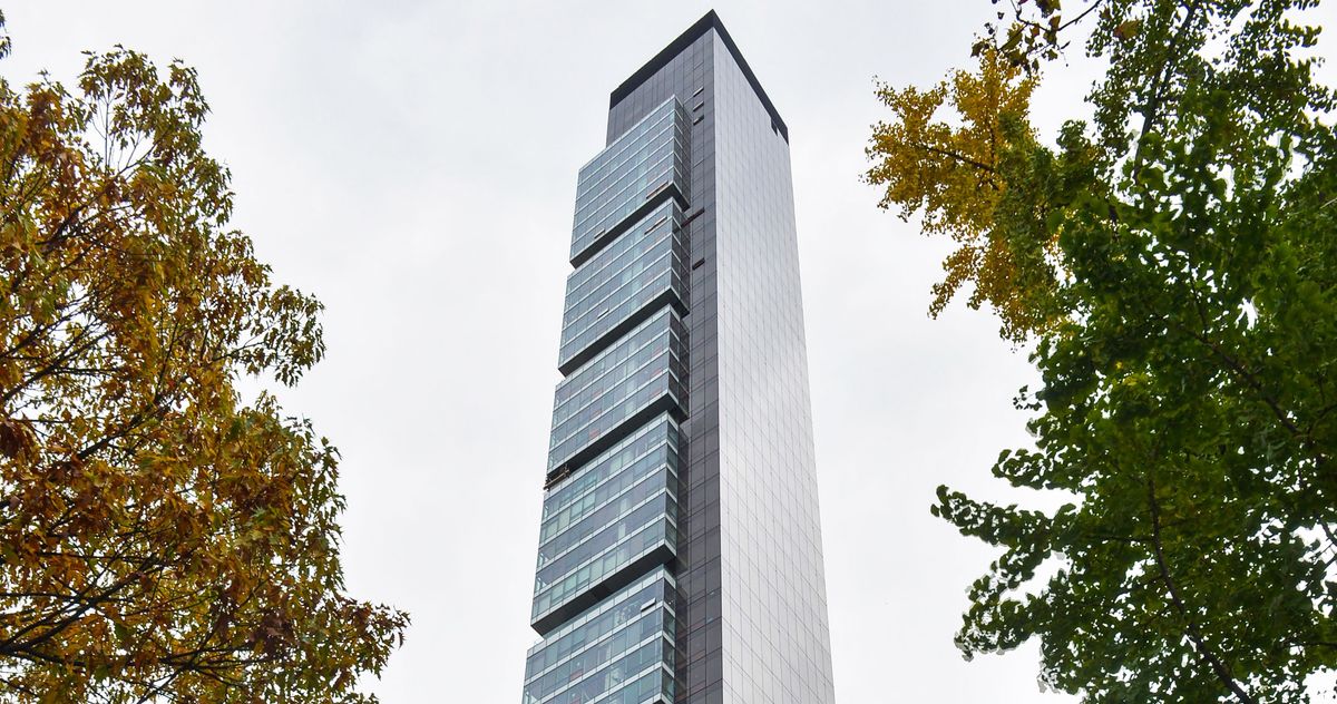 Rupert Murdoch Finds a Buyer for One of His NYC Apartments