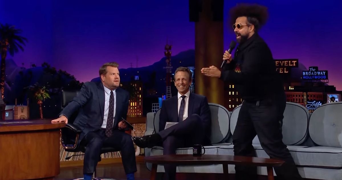 Reggie Watts Auditions a ‘Closer Look’ Jingle for Seth Meyers - TrendRadars