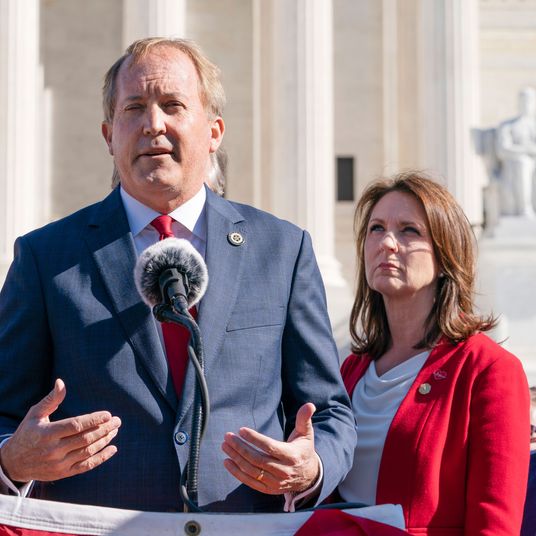 A Guide to Elaine Benes’s 29 Boyfriends on Seinfeld