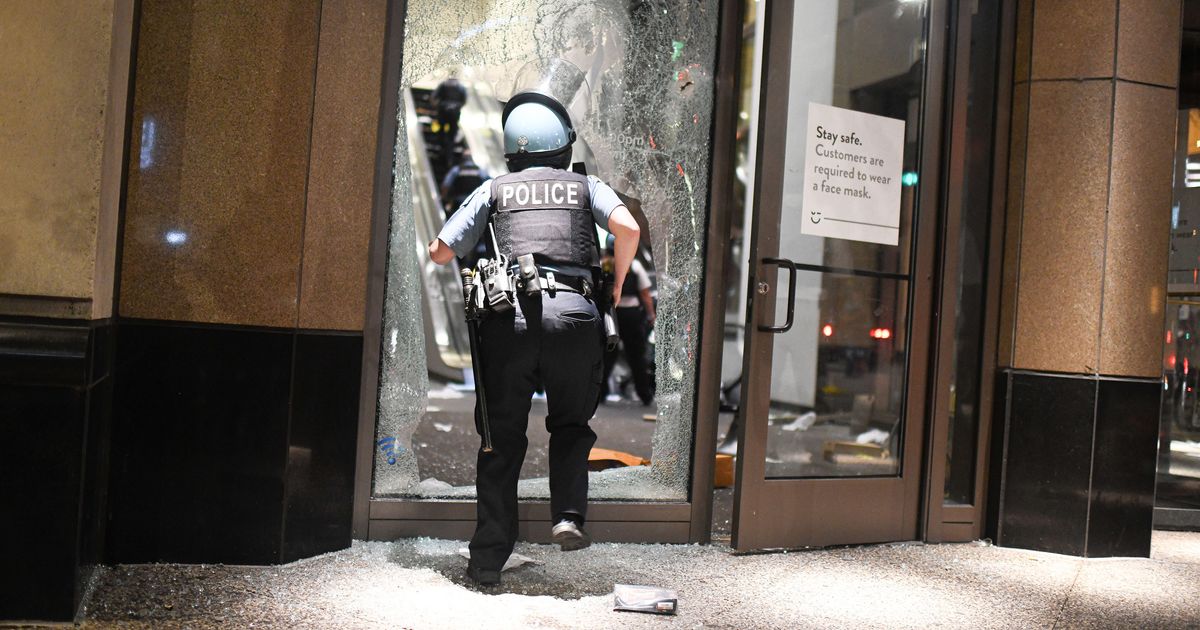 Chicago Looting Leads to More Than 100 Arrests