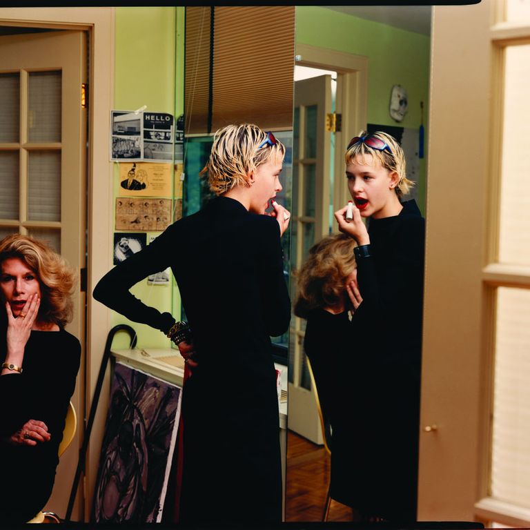 Enter the Supersaturated, Ultraglamorous World of Tina Barney’s ...