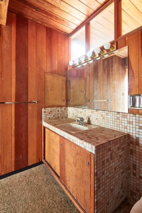 Mid-Century Home Comes With Peachy Formica Countertops