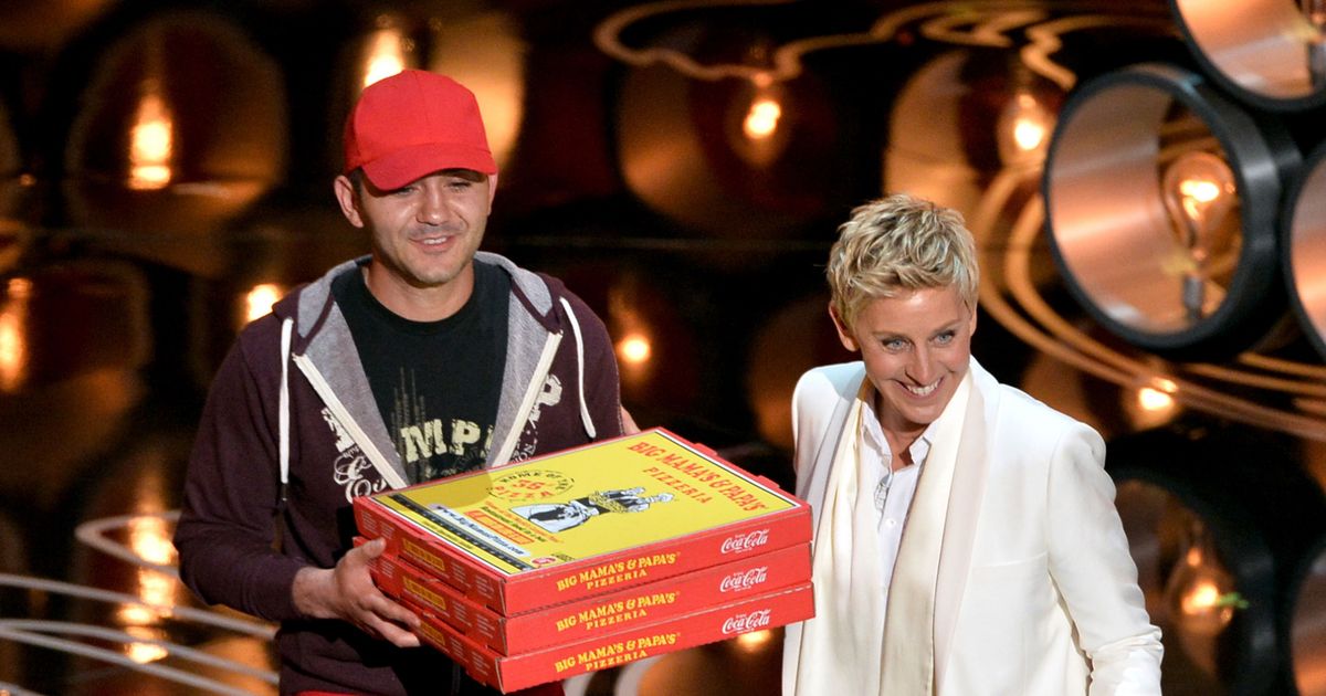 The Oscars Pizza Delivery Guy Is Also a Master of the Paparazzi Blow-Off