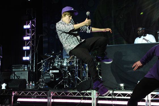 A Complete Guide to Justin Bieber’s Dance Moves