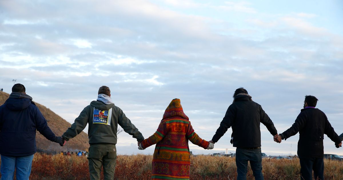 Veterans to Form Human Shield Around Pipeline Protestors