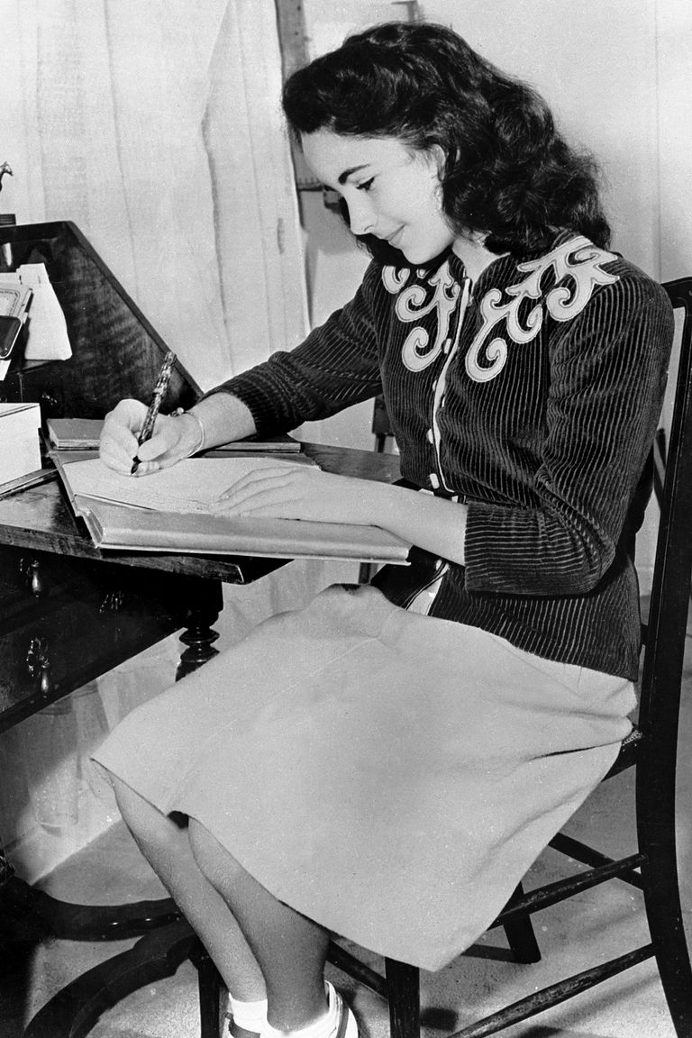 The Elizabeth Taylor Look Book