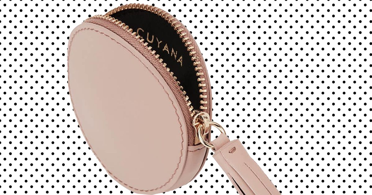 Gift of the Day: Cuyana’s Leather Coin Purse