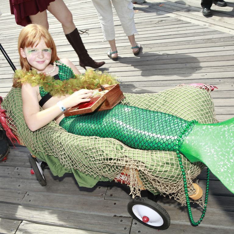 The 2014 Mermaid Parade: Dante and Chiara de Blasio’s Coney Island ...