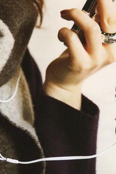 Vulture Bytes: Cures for Excess Headphone Cord and Restless Finger Syndrome