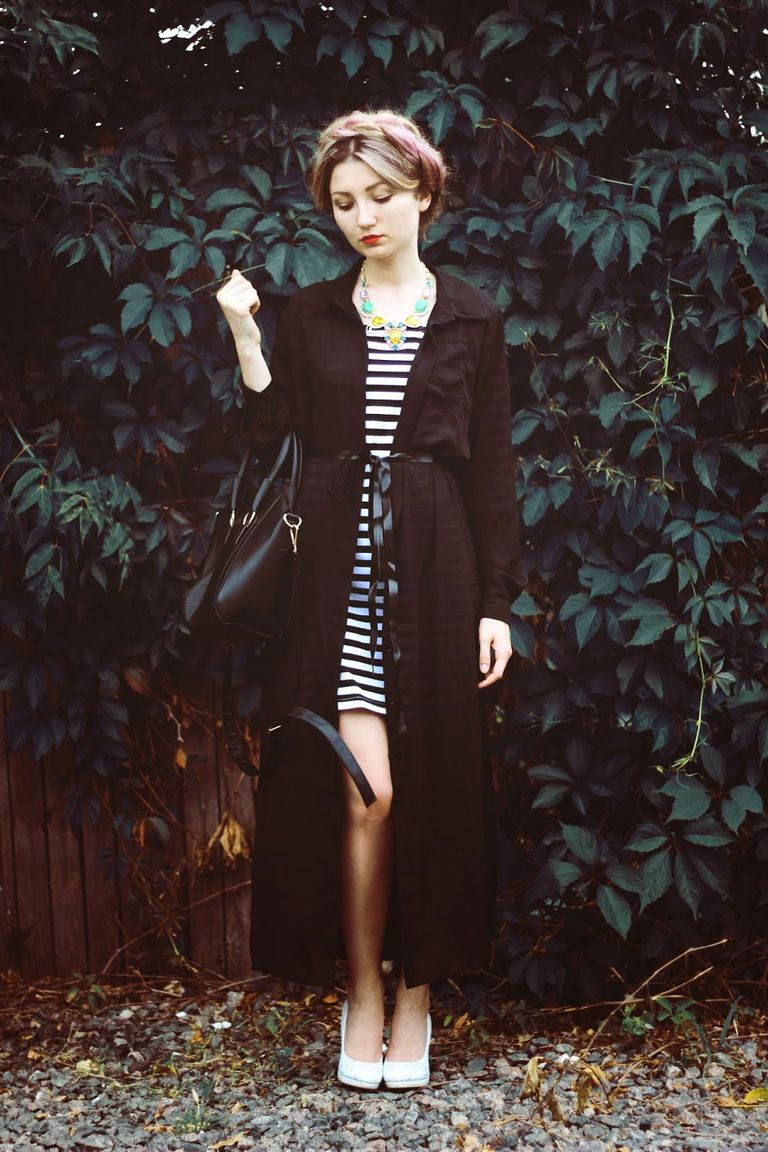 21 Ways to Wear a Long, Airy Jacket This Summer