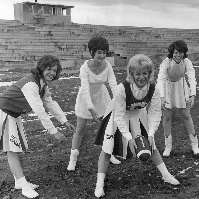 48 Vintage Cheerleading Photos in Honor of Super Bowl XLVIII