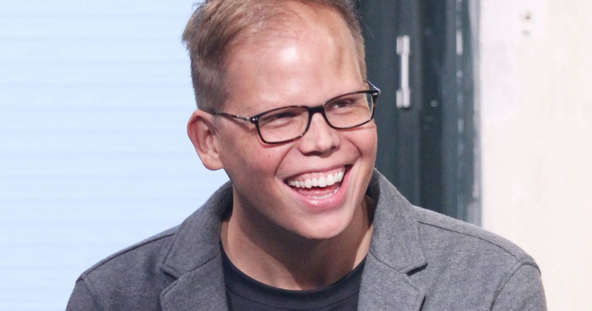 Talking Improv, Marriage, Cats, and Musicals with Jeff […]