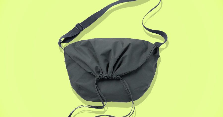 Uniqlo U Drawstring Shoulder Bag Review | The Strategist