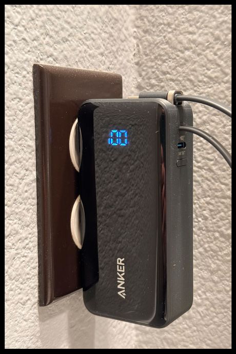 8 Best Portable Chargers | The Strategist