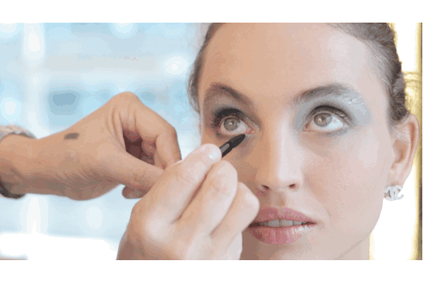 How to Make Your Eyes Shimmer for Halloween