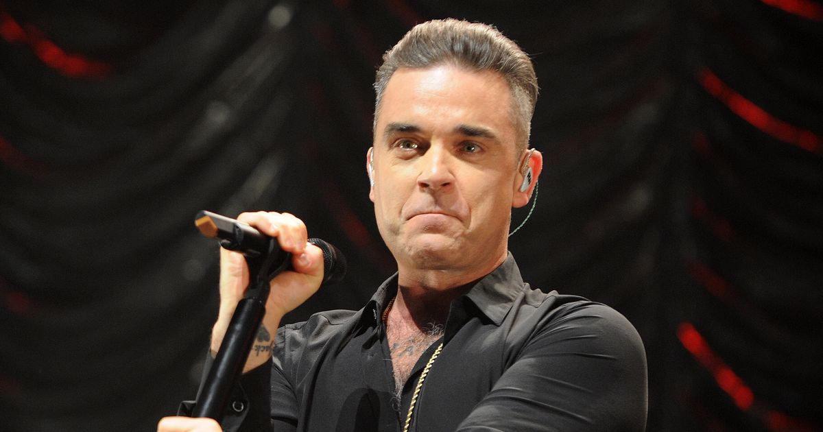 Robbie Williams Tweaks 'Strong' Lyrics As Ode to Manchester