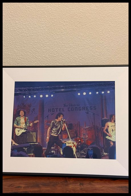 Finally, a Digital Picture Frame With an E-ink Screen | The Strategist