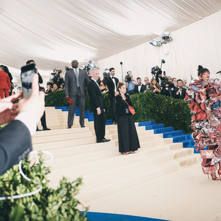 Met Gala 2017: Behind-the-Scenes Photos From the Red Carpet