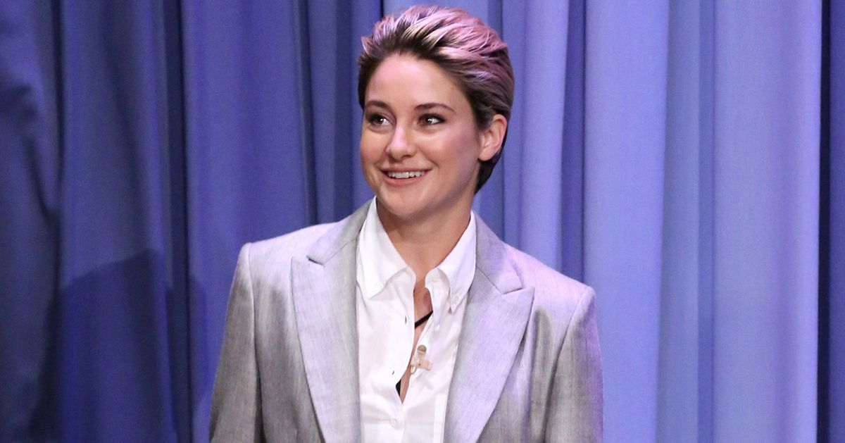 Shailene Woodley Embraces Le Smoking