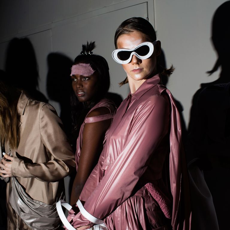 Seen at Fashion Week: Lonely Models, Dramatic Nails, and Julia Roberts