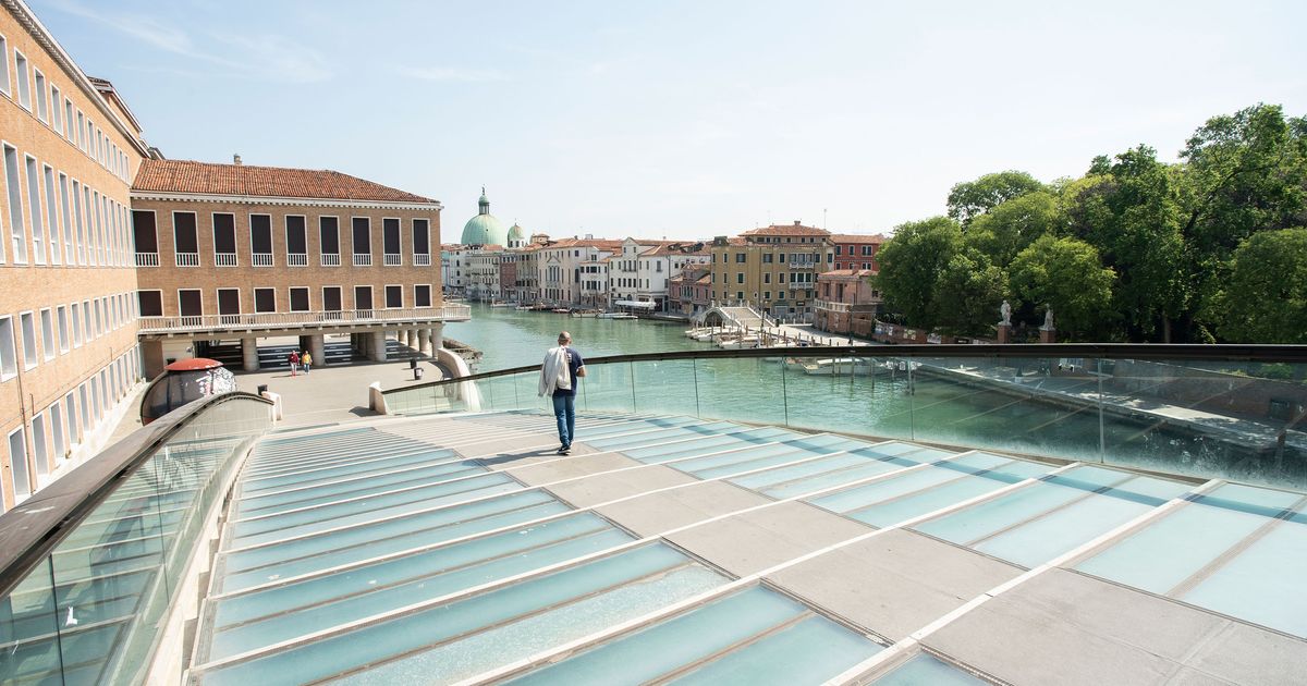 Venice to De-Calatrava a Bridge to Stop Pedestrian Stumbles