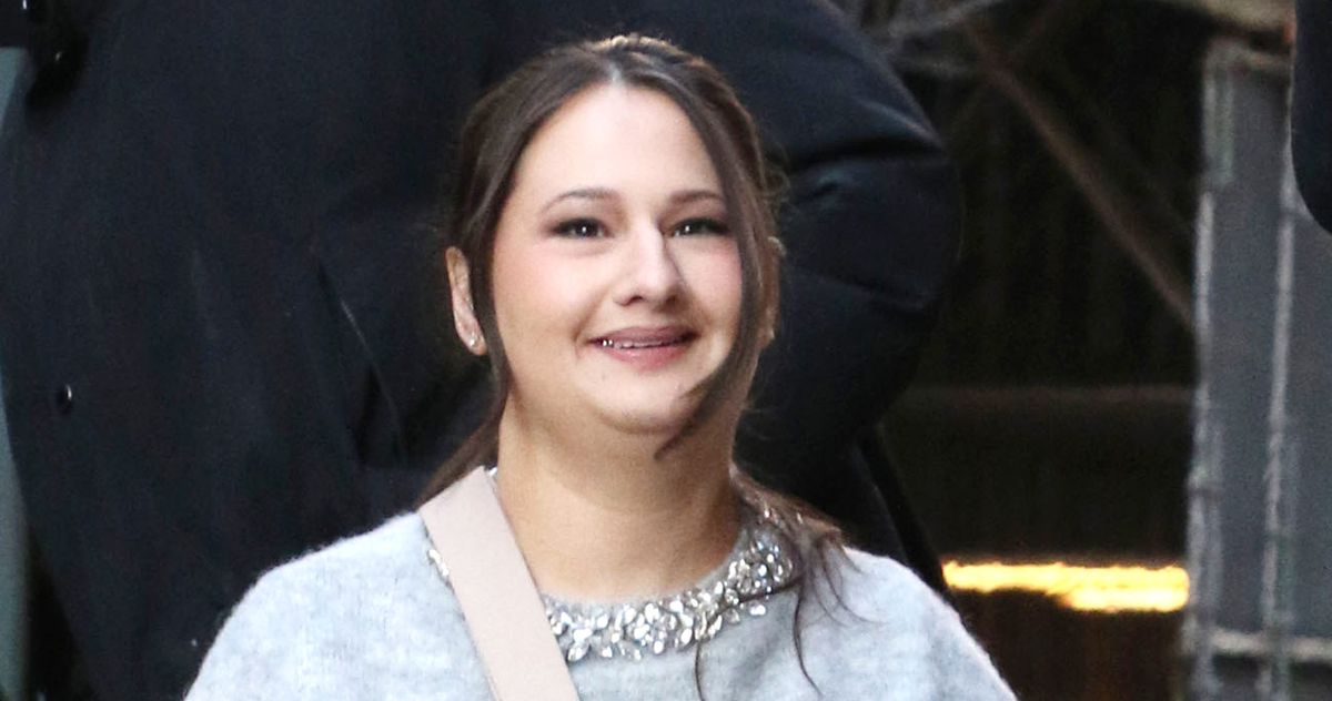 Is Gypsy Rose Back Together With Her Ex-Fiancé, Ken Urker?