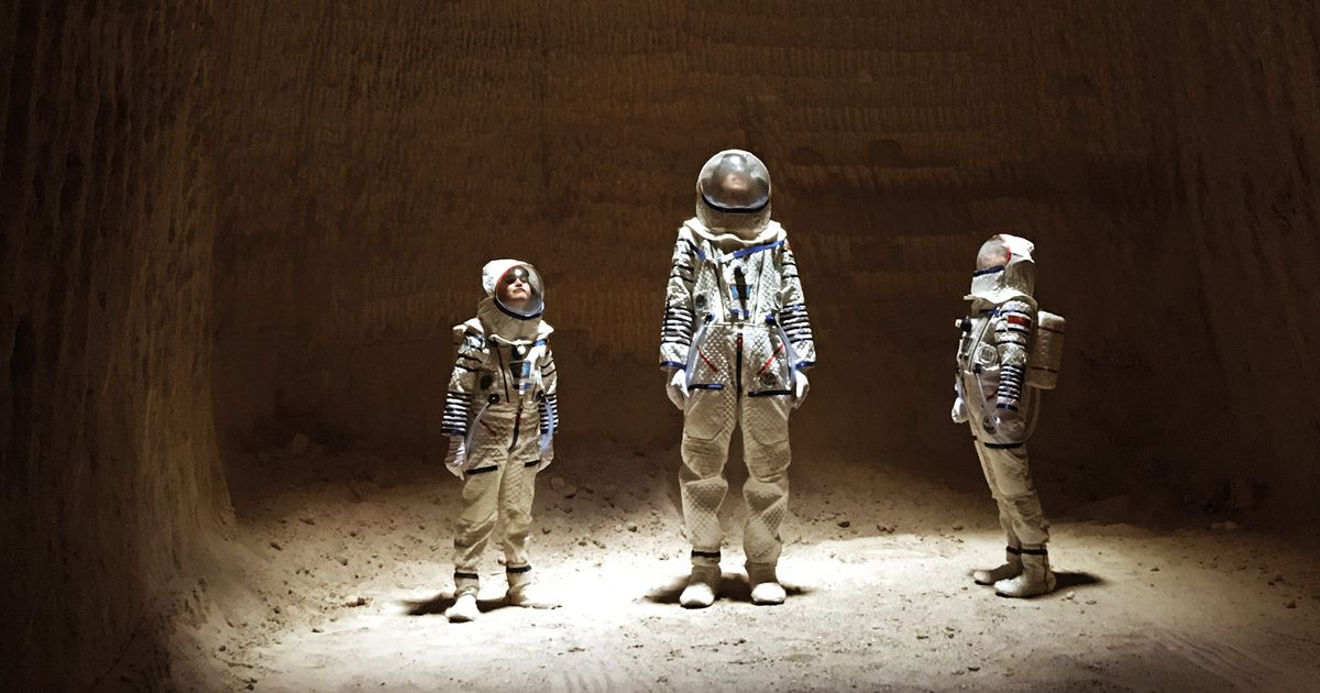 A Poignant Art Exhibit Suggests a Modest Proposal for Syrian Refugees ...