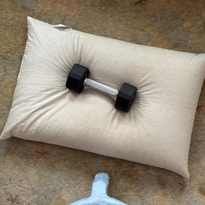 This Pillow Stuffed With Buckwheat Hulls Fixed My Neck Pain | The ...