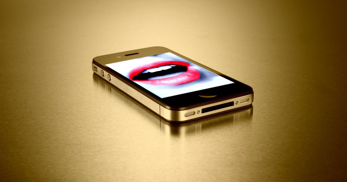 Why Does Siri Have a Female Voice?