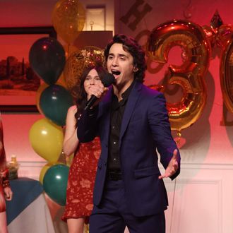 ‘SNL’ Cold Open Reunites Sabrina Carpenter and Domingo